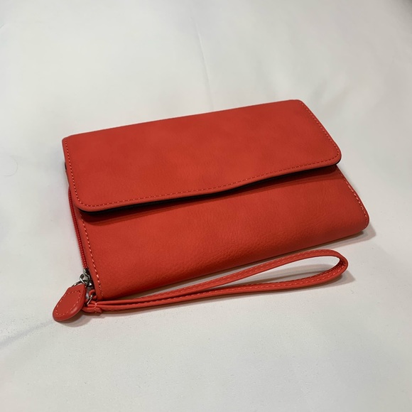 mundi | Bags | Nwot Mundi Big Fat Rfid Blocking Checkbook Wallet | Poshmark